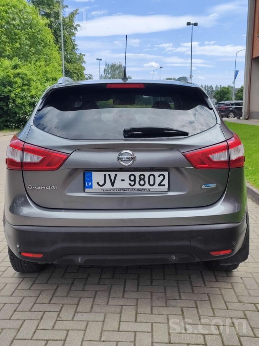 Grey Nissan Qashqai 2015 in Riga, with an engine capacity of 1.50 L and mileage of 173 thousand km for 8290 €, photo 8 on AUTOMOTO.COM.LV