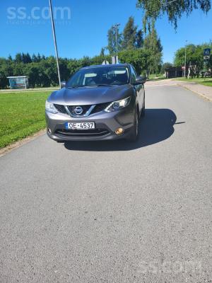 Pelēks Nissan Qashqai 2015 Liepāja, ar dzinēja tilpumu 1.50 L un nobraukumu 257 tūkst. km par 7500 €, foto  vietnē AUTOMOTO.COM.LV