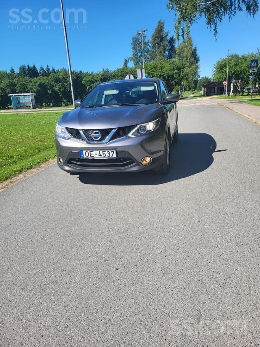 Pelēks Nissan Qashqai 2015 Liepāja, ar dzinēja tilpumu 1.50 L un nobraukumu 257 tūkst. km par 7500 €, foto 1 vietnē AUTOMOTO.COM.LV