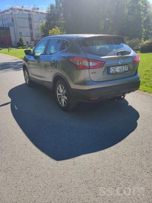 Pelēks Nissan Qashqai 2015 Liepāja, ar dzinēja tilpumu 1.50 L un nobraukumu 257 tūkst. km par 7500 €, foto 3 vietnē AUTOMOTO.COM.LV