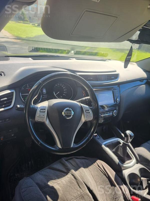 Pelēks Nissan Qashqai 2015 Liepāja, ar dzinēja tilpumu 1.50 L un nobraukumu 257 tūkst. km par 7500 €, foto 3 vietnē AUTOMOTO.COM.LV