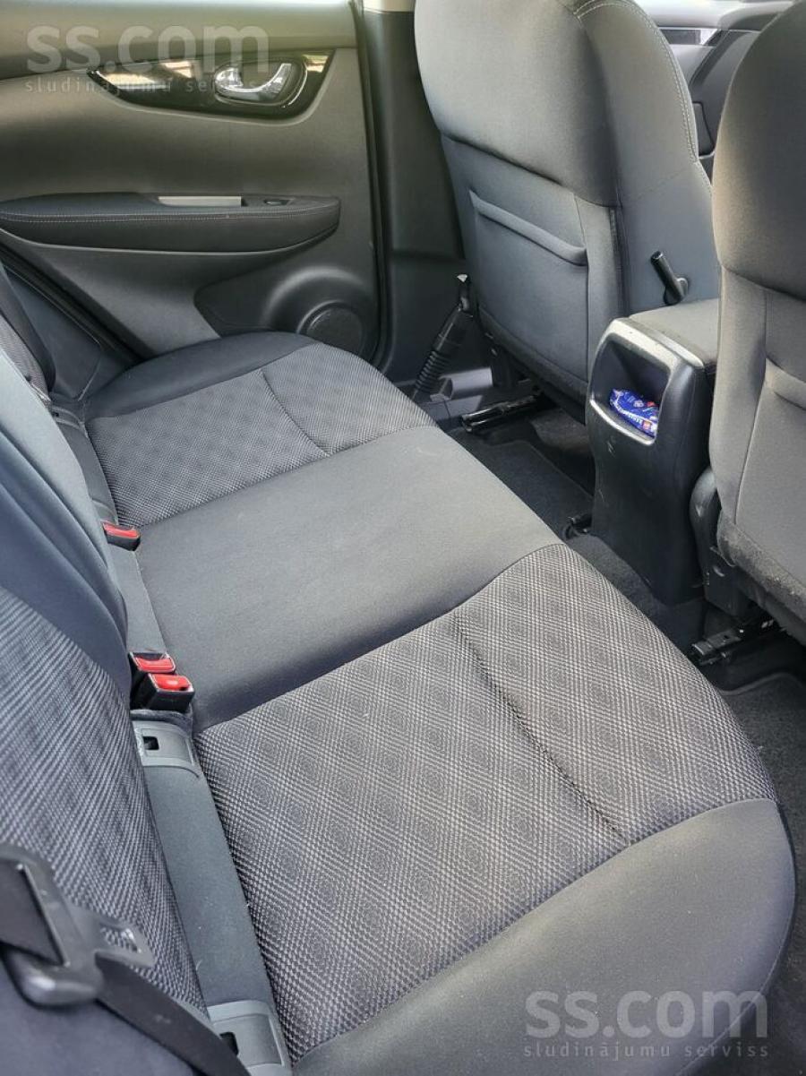 Pelēks Nissan Qashqai 2015 Liepāja, ar dzinēja tilpumu 1.50 L un nobraukumu 257 tūkst. km par 7500 €, foto 6 vietnē AUTOMOTO.COM.LV