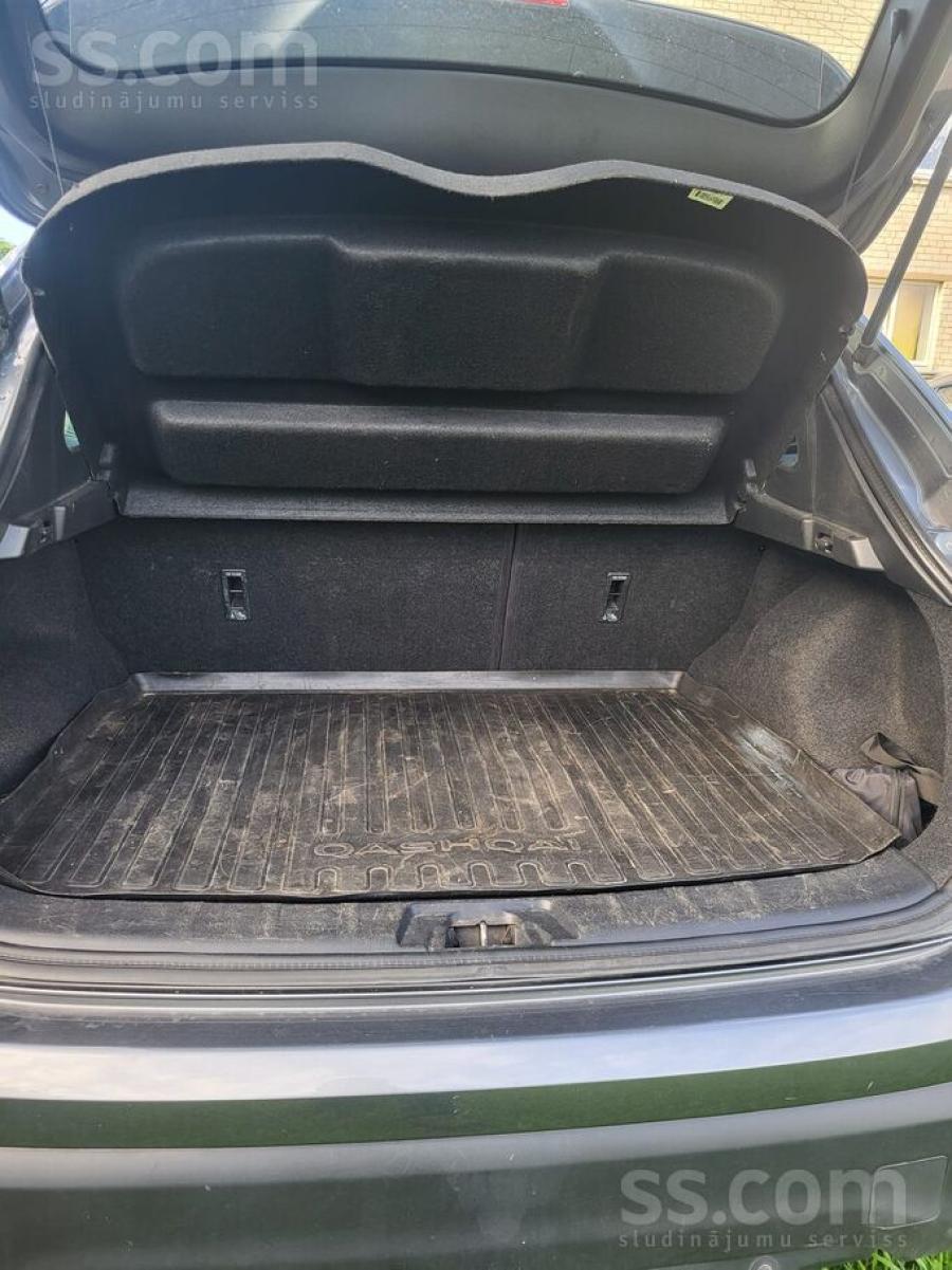 Pelēks Nissan Qashqai 2015 Liepāja, ar dzinēja tilpumu 1.50 L un nobraukumu 257 tūkst. km par 7500 €, foto 8 vietnē AUTOMOTO.COM.LV