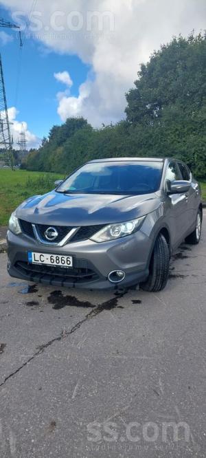 Pelēks Nissan Qashqai 2015 Rīga, ar dzinēja tilpumu 1.60 L un nobraukumu 275 tūkst. km par 9500 €, foto  vietnē AUTOMOTO.COM.LV