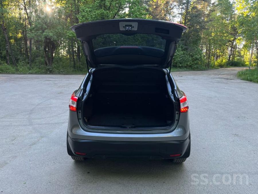 Grey Nissan Qashqai 2016 in Riga, with an engine capacity of 1.20 L and mileage of 0 thousand km for 7399 €, photo 23 on AUTOMOTO.COM.LV