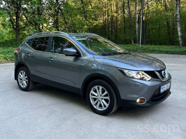 Nissan Qashqai 2016 in Riga on AUTOMOTO.COM.LV Grey Nissan Qashqai 2016 in Riga, with an engine capacity of 1.20 L and mileage of 0 thousand km for 7399 €, photo 7 on AUTOMOTO.COM.LV