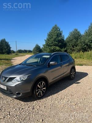 Grey Nissan Qashqai 2017 in Riga, with an engine capacity of 1.20 L and mileage of 304 thousand km for 9000 €, photo 3 on AUTOMOTO.COM.LV