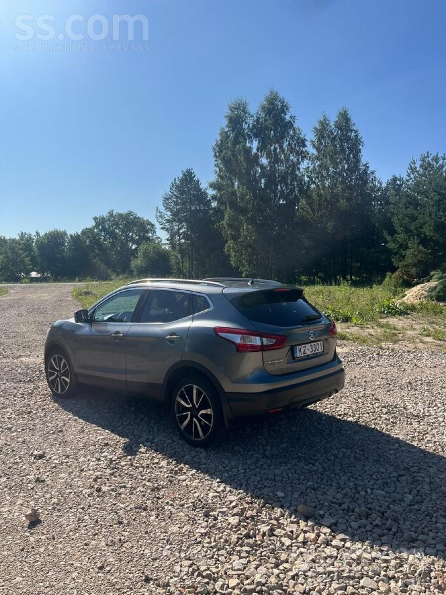Grey Nissan Qashqai 2017 in Riga, with an engine capacity of 1.20 L and mileage of 304 thousand km for 9000 €, photo 5 on AUTOMOTO.COM.LV