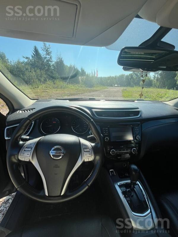 Nissan Qashqai 2017 in Riga on AUTOMOTO.COM.LV Grey Nissan Qashqai 2017 in Riga, with an engine capacity of 1.20 L and mileage of 304 thousand km for 9000 €, photo 10 on AUTOMOTO.COM.LV