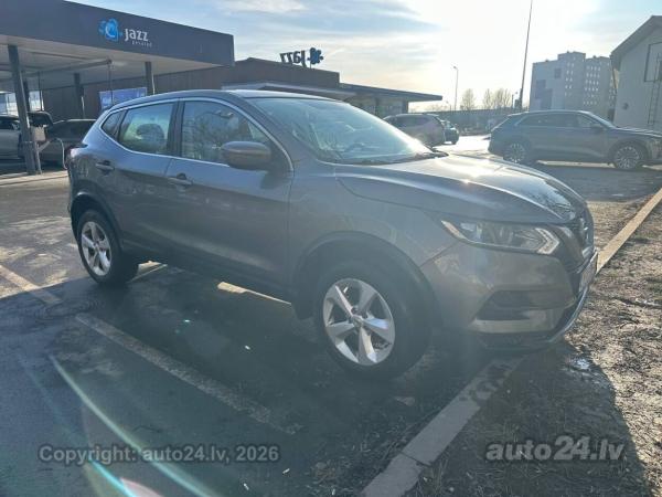 Grey Nissan Qashqai 2019 in Tallinn, with an engine capacity of 2.00 L and mileage of 69 thousand km for 16500 €, photo 5 on AUTOMOTO.COM.LV