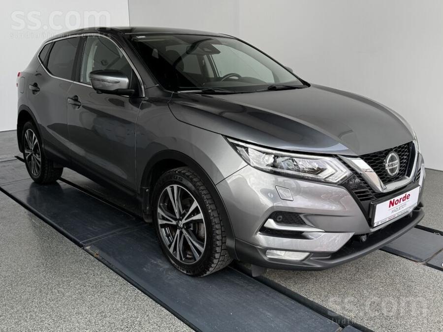 Grey Nissan Qashqai 2020 in Riga, with an engine capacity of 1.30 L and mileage of 107 thousand km for 14480 €, photo 3 on AUTOMOTO.COM.LV