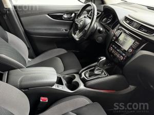 Grey Nissan Qashqai 2020 in Riga, with an engine capacity of 1.30 L and mileage of 107 thousand km for 14480 €, photo 9 on AUTOMOTO.COM.LV