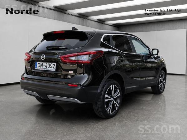 Grey Nissan Qashqai 2021 in Riga, with an engine capacity of 1.30 L and mileage of 110 thousand km for 14790 €, photo 4 on AUTOMOTO.COM.LV