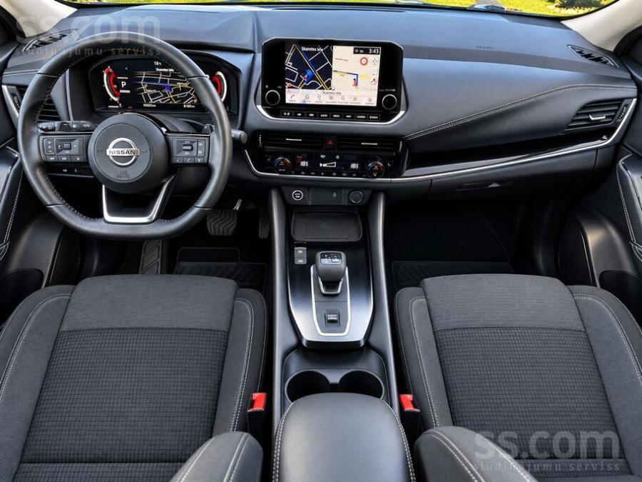 Grey Nissan Qashqai 2021 in Riga, with an engine capacity of 1.30 L and mileage of 84 thousand km for 19190 €, photo 8 on AUTOMOTO.COM.LV
