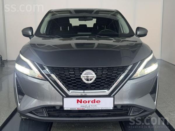 Grey Nissan Qashqai 2022 in Riga, with an engine capacity of 1.30 L and mileage of 82 thousand km for 18950 €, photo 1 on AUTOMOTO.COM.LV