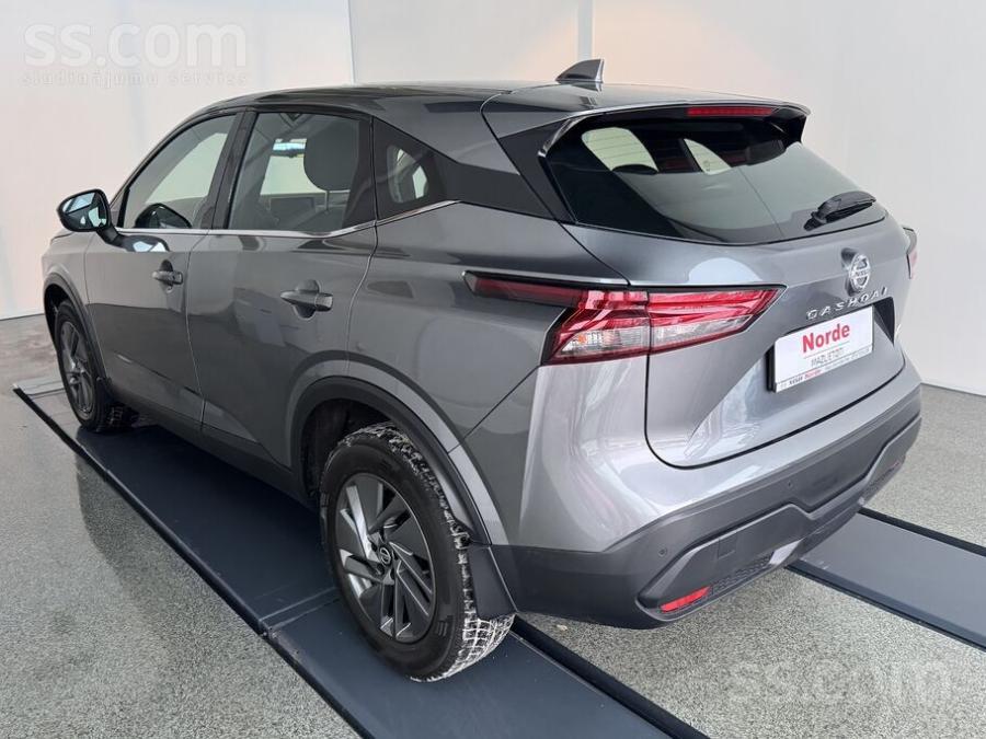 Pelēks Nissan Qashqai 2022 Rīga, ar dzinēja tilpumu 1.30 L un nobraukumu 82 tūkst. km par 18950 €, foto 4 vietnē AUTOMOTO.COM.LV