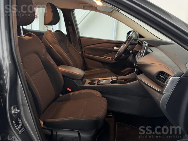Grey Nissan Qashqai 2022 in Riga, with an engine capacity of 1.30 L and mileage of 82 thousand km for 18950 €, photo 8 on AUTOMOTO.COM.LV