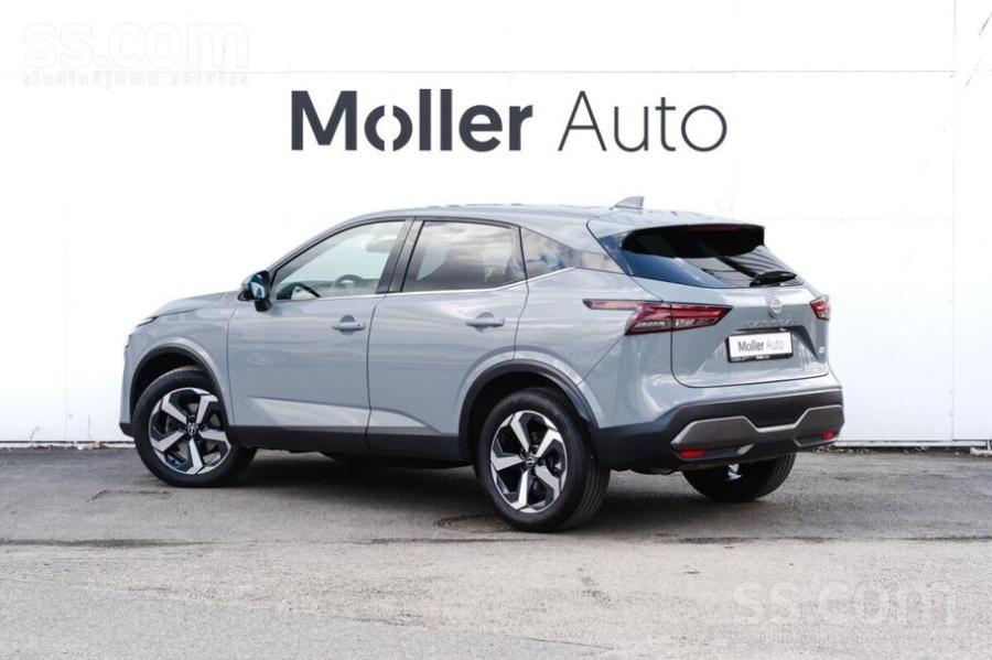 Grey Nissan Qashqai 2022 in Riga, with an engine capacity of 1.30 L and mileage of 26 thousand km for 22650 €, photo 4 on AUTOMOTO.COM.LV