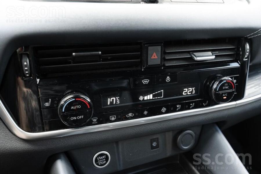 Grey Nissan Qashqai 2022 in Riga, with an engine capacity of 1.30 L and mileage of 26 thousand km for 22650 €, photo 18 on AUTOMOTO.COM.LV