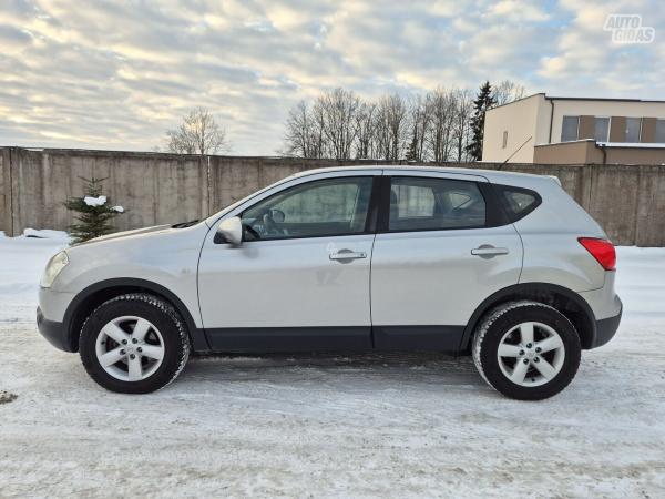 Pelēks Nissan Qashqai 2007 Mažeikiai, ar dzinēja tilpumu 1.50 L un nobraukumu 130 tūkst. km par 3950 €, foto 2 vietnē AUTOMOTO.COM.LV