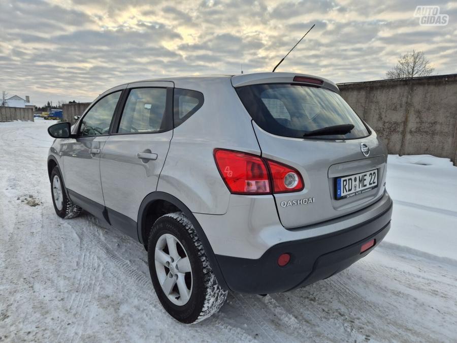 Grey Nissan Qashqai 2007 in Mazeikiai, with an engine capacity of 1.50 L and mileage of 130 thousand km for 3950 €, photo 3 on AUTOMOTO.COM.LV