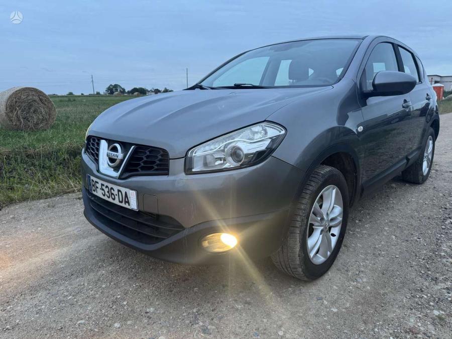 Grey Nissan Qashqai 2010 in Marijampole, with an engine capacity of 1.50 L and mileage of 240 thousand km for 3450 €, photo 5 on AUTOMOTO.COM.LV