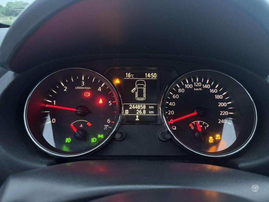 Grey Nissan Qashqai 2010 in Marijampole, with an engine capacity of 1.50 L and mileage of 240 thousand km for 3450 €, photo 7 on AUTOMOTO.COM.LV