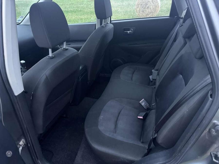 Grey Nissan Qashqai 2010 in Marijampole, with an engine capacity of 1.50 L and mileage of 240 thousand km for 3450 €, photo 8 on AUTOMOTO.COM.LV