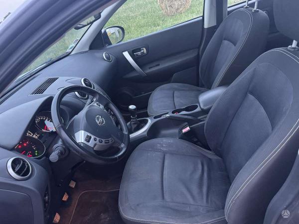 Pelēks Nissan Qashqai 2010 Marijampole, ar dzinēja tilpumu 1.50 L un nobraukumu 240 tūkst. km par 3450 €, foto 8 vietnē AUTOMOTO.COM.LV