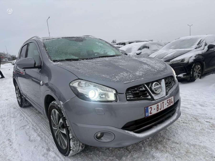 Grey Nissan Qashqai 2011 in Taurage, with an engine capacity of 1.50 L and mileage of 251 thousand km for 5300 €, photo 2 on AUTOMOTO.COM.LV