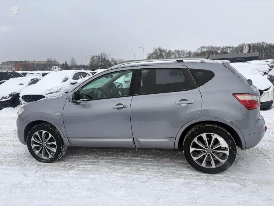 Grey Nissan Qashqai 2011 in Taurage, with an engine capacity of 1.50 L and mileage of 251 thousand km for 5300 €, photo 7 on AUTOMOTO.COM.LV