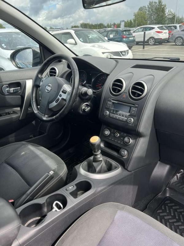 Grey Nissan Qashqai 2011 in Taurage, with an engine capacity of 1.46 L and mileage of 242 thousand km for 3800 €, photo 7 on AUTOMOTO.COM.LV