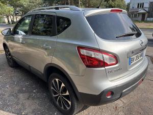 Grey Nissan Qashqai 2011 in Taurage, with an engine capacity of 1.50 L and mileage of 215 thousand km for 3700 €, photo 6 on AUTOMOTO.COM.LV