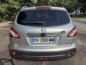 Grey Nissan Qashqai 2011 in Taurage, with an engine capacity of 1.50 L and mileage of 215 thousand km for 3700 €, photo 7 on AUTOMOTO.COM.LV