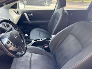 Grey Nissan Qashqai 2011 in Taurage, with an engine capacity of 1.50 L and mileage of 215 thousand km for 3700 €, photo 10 on AUTOMOTO.COM.LV
