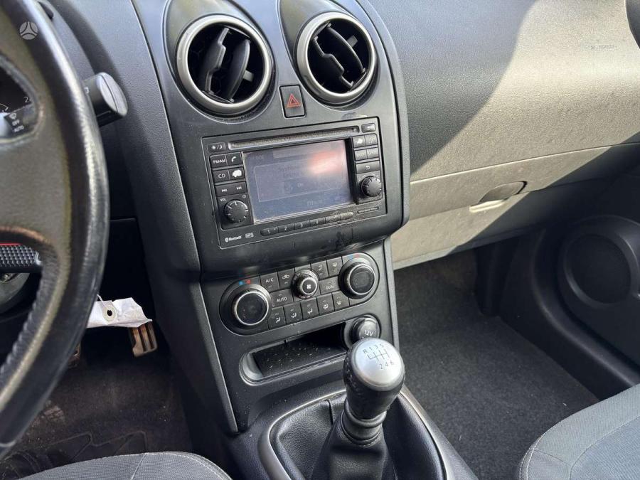 Grey Nissan Qashqai 2011 in Taurage, with an engine capacity of 1.50 L and mileage of 215 thousand km for 3700 €, photo 11 on AUTOMOTO.COM.LV