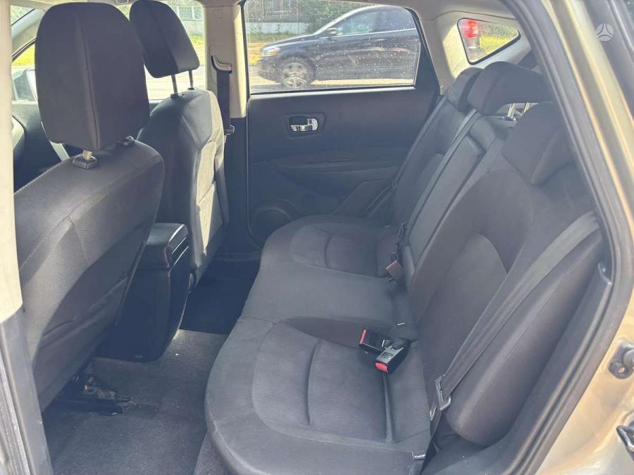 Grey Nissan Qashqai 2011 in Taurage, with an engine capacity of 1.50 L and mileage of 215 thousand km for 3700 €, photo 12 on AUTOMOTO.COM.LV