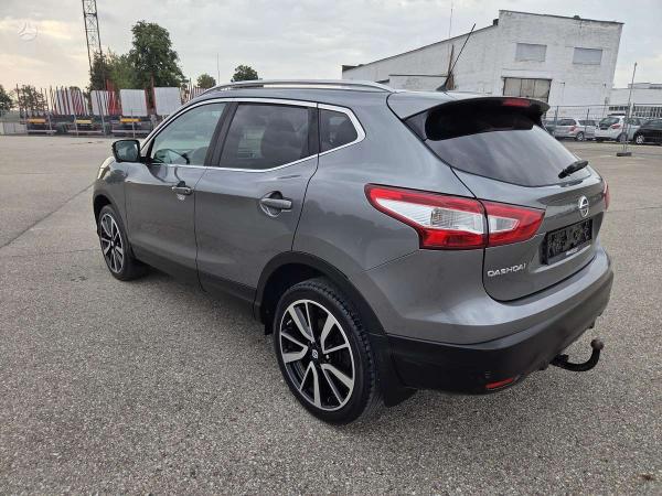 Grey Nissan Qashqai 2014 in Marijampole, with an engine capacity of 1.20 L and mileage of 139 thousand km for 6650 €, photo 5 on AUTOMOTO.COM.LV