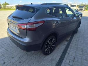 Grey Nissan Qashqai 2015 in Taurage, with an engine capacity of 1.60 L and mileage of 270 thousand km for 6800 €, photo 4 on AUTOMOTO.COM.LV