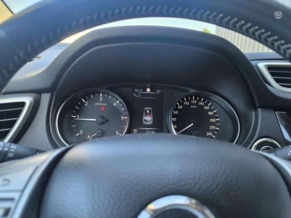 Grey Nissan Qashqai 2015 in Taurage, with an engine capacity of 1.60 L and mileage of 270 thousand km for 6800 €, photo 10 on AUTOMOTO.COM.LV