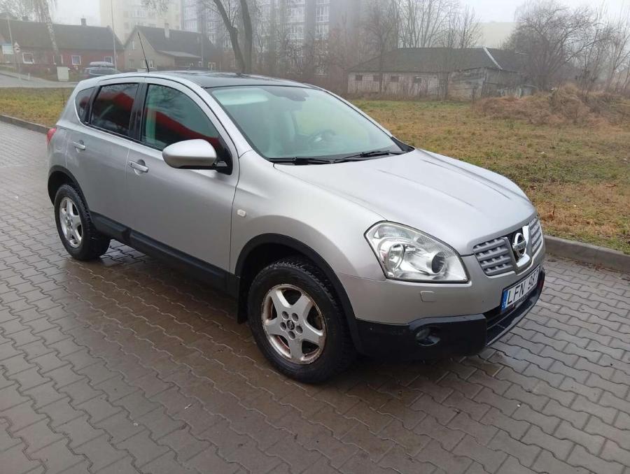 Pelēks Nissan Qashqai 2009 Viļņa, ar dzinēja tilpumu 2.00 L un nobraukumu 160 tūkst. km par 2500 €, foto 1 vietnē AUTOMOTO.COM.LV
