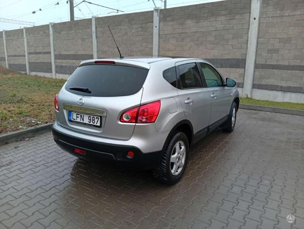 Grey Nissan Qashqai 2009 in Vilnius, with an engine capacity of 2.00 L and mileage of 160 thousand km for 2500 €, photo 4 on AUTOMOTO.COM.LV