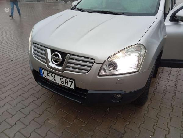 Grey Nissan Qashqai 2009 in Vilnius, with an engine capacity of 2.00 L and mileage of 160 thousand km for 2500 €, photo 10 on AUTOMOTO.COM.LV