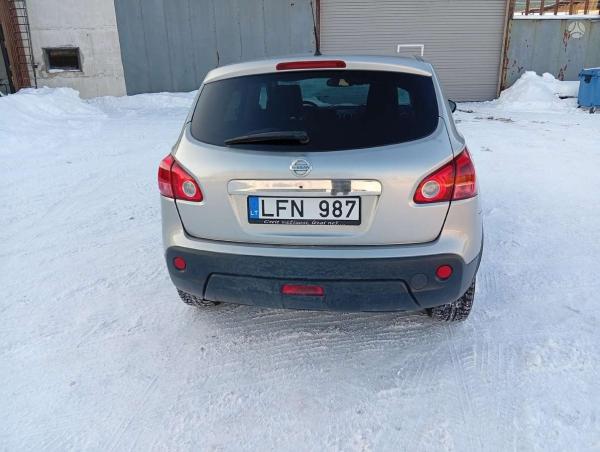 Pelēks Nissan Qashqai 2009 Viļņa, ar dzinēja tilpumu 2.00 L un nobraukumu 160 tūkst. km par 3550 €, foto 4 vietnē AUTOMOTO.COM.LV