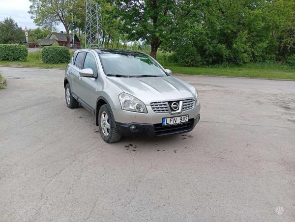 Grey Nissan Qashqai 2009 in Trakai, with an engine capacity of 2.00 L and mileage of 160 thousand km for 2500 €, photo 1 on AUTOMOTO.COM.LV