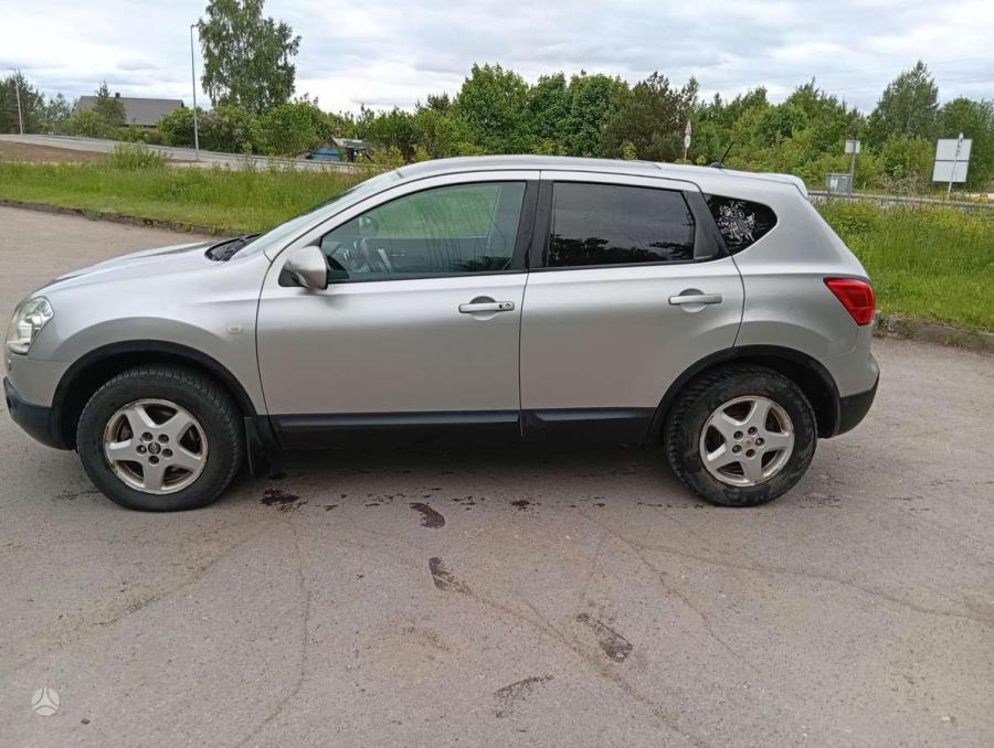 Grey Nissan Qashqai 2009 in Trakai, with an engine capacity of 2.00 L and mileage of 160 thousand km for 2500 €, photo 5 on AUTOMOTO.COM.LV