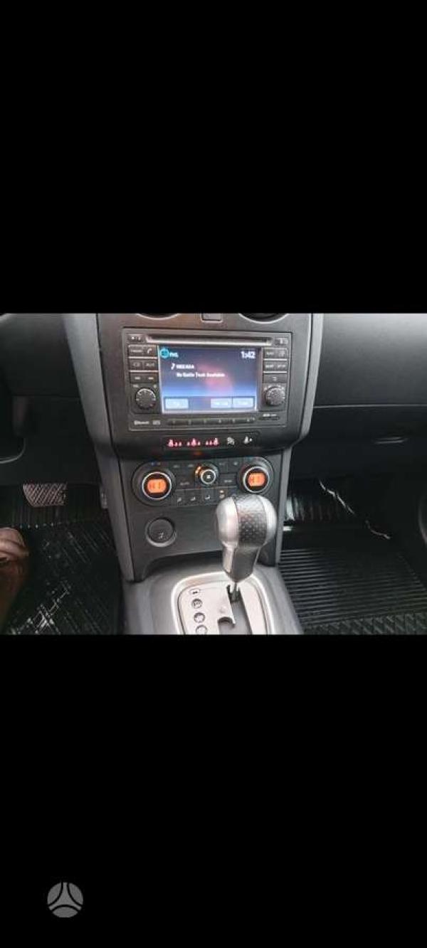 Grey Nissan Qashqai 2009 in Trakai, with an engine capacity of 2.00 L and mileage of 160 thousand km for 2500 €, photo 8 on AUTOMOTO.COM.LV