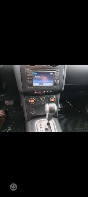 Grey Nissan Qashqai 2009 in Trakai, with an engine capacity of 2.00 L and mileage of 160 thousand km for 2500 €, photo 9 on AUTOMOTO.COM.LV
