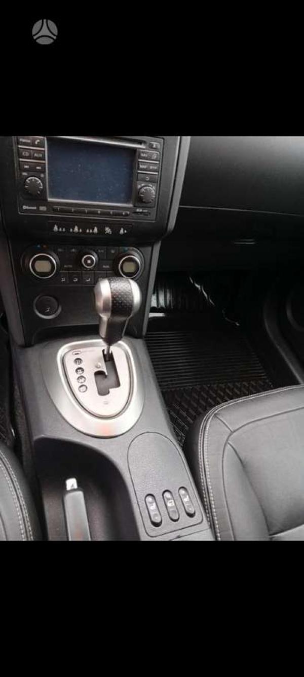 Grey Nissan Qashqai 2009 in Trakai, with an engine capacity of 2.00 L and mileage of 160 thousand km for 2500 €, photo 9 on AUTOMOTO.COM.LV