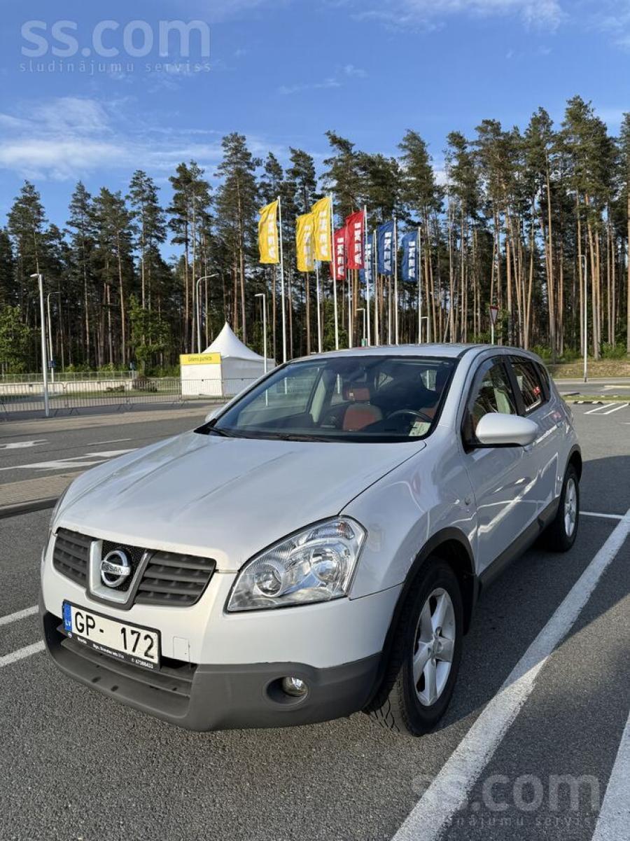 Grey Nissan Qashqai 2007 in Riga, with an engine capacity of 2.00 L and mileage of 234 thousand km for 3500 €, photo 1 on AUTOMOTO.COM.LV